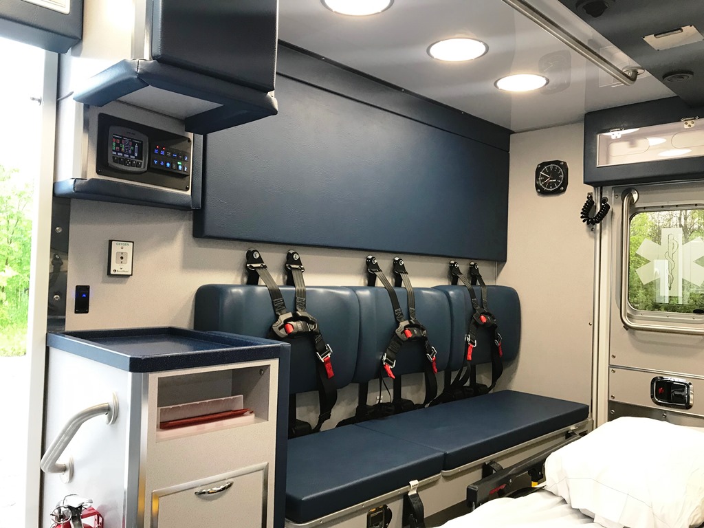 Life Line Paraliner Type I Ambulance to Middlesex Valley Volunteer ...